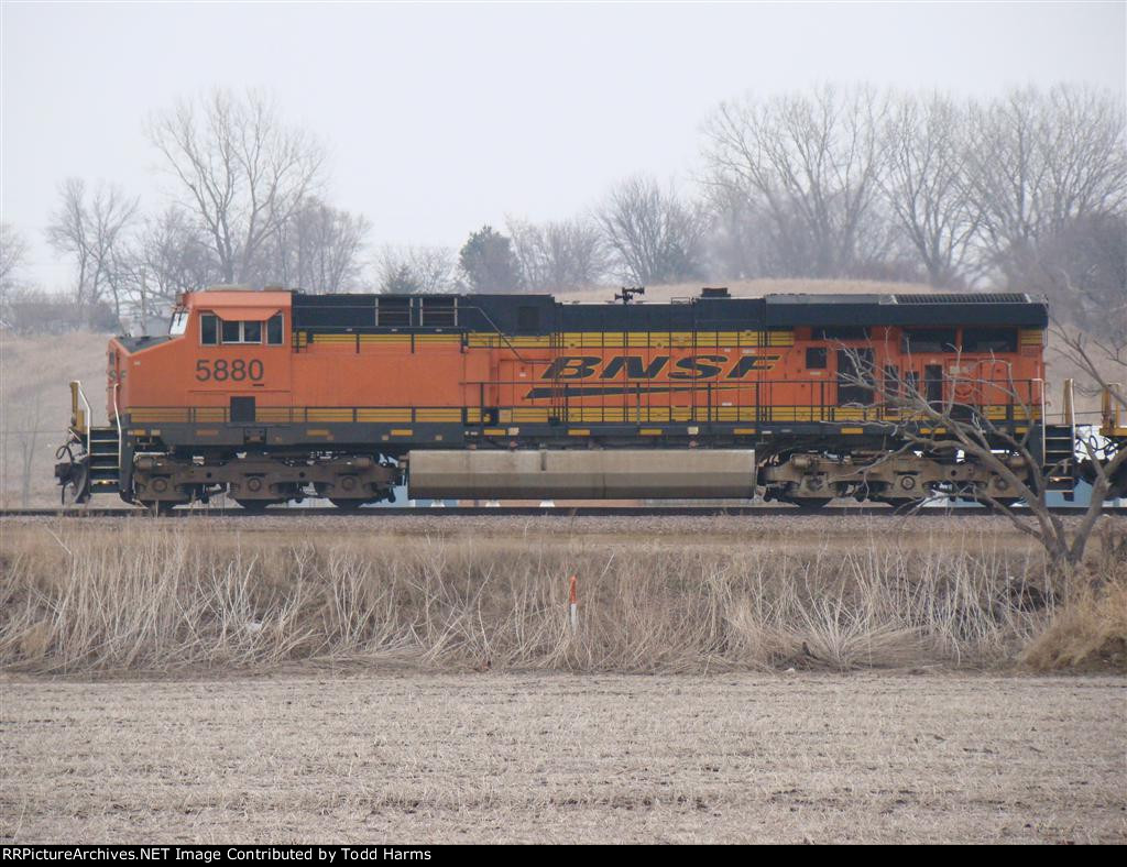 BNSF 5880